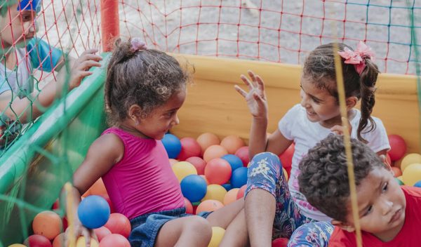 Structured vs. Free Play: Which is Better? | PlaySmart UK