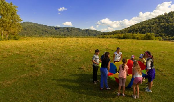 Structured vs. Free Play: Which is Better? | PlaySmart UK